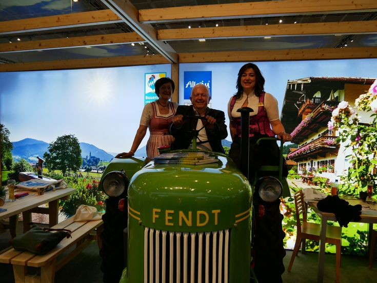 Young Fendt Classic Club an integral part of the Fendt booth at ...