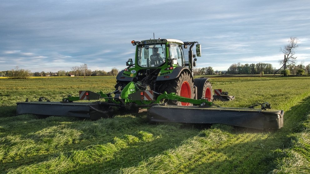 New generation of Fendt mowers and Fendt hay rakes